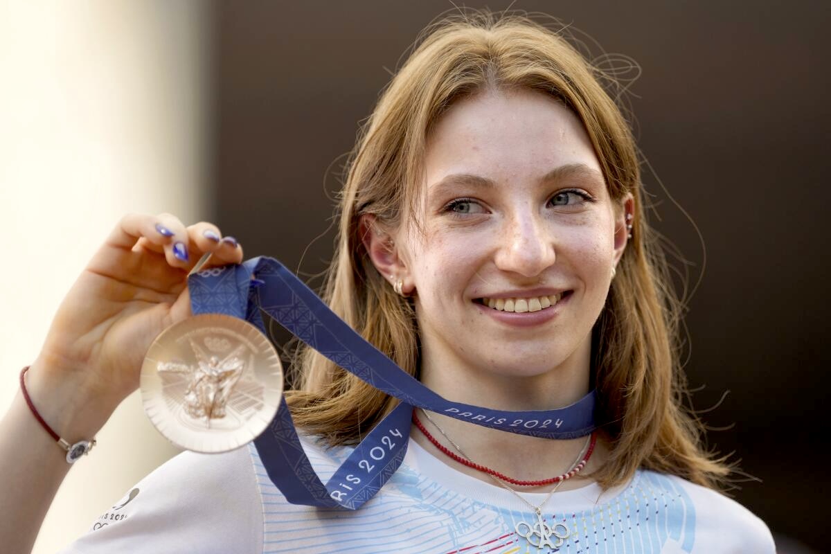Ana Barbosu recibe su medalla tras polémica en París 2024